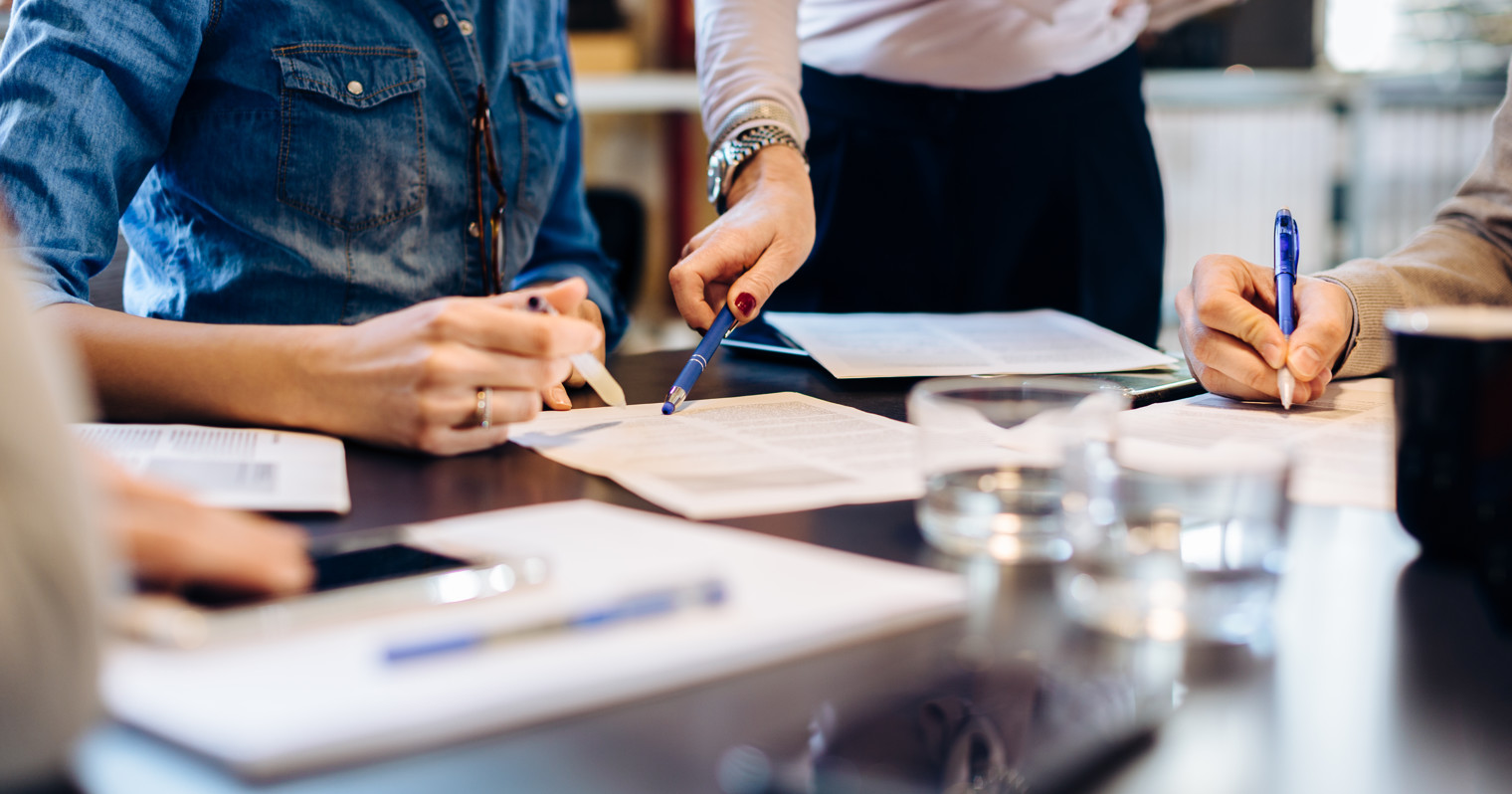 Slik lager du en oppdragsavtale